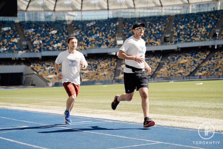 Why Are Runners So Skinny? 3 Tips How Not Lose Much Weight