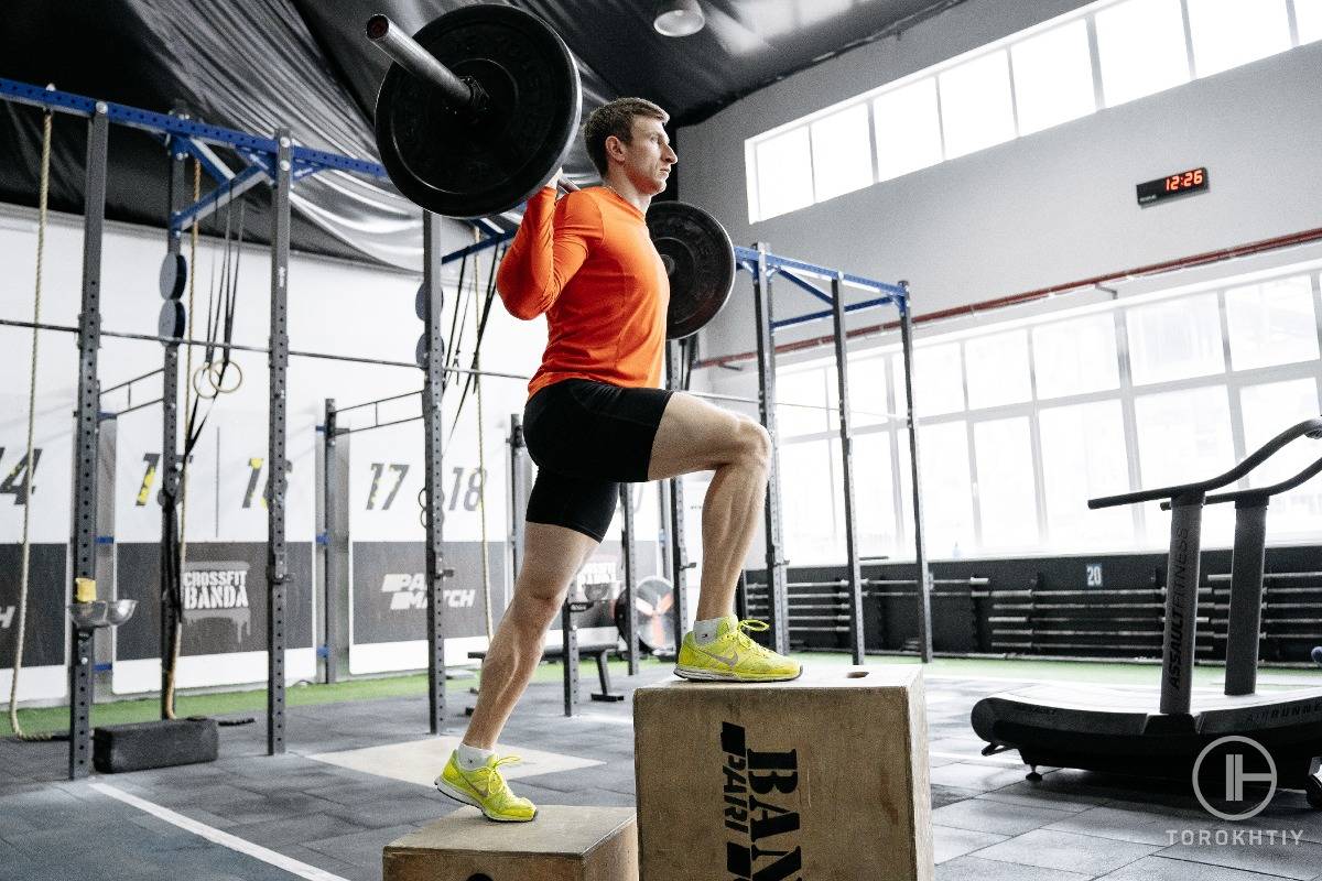 Strength Training For Sprinters (Detailed Program)