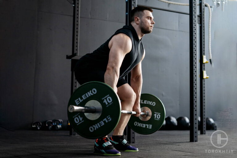 Average Deadlift (Deadlift Standards): Tips And Techniques To Improve