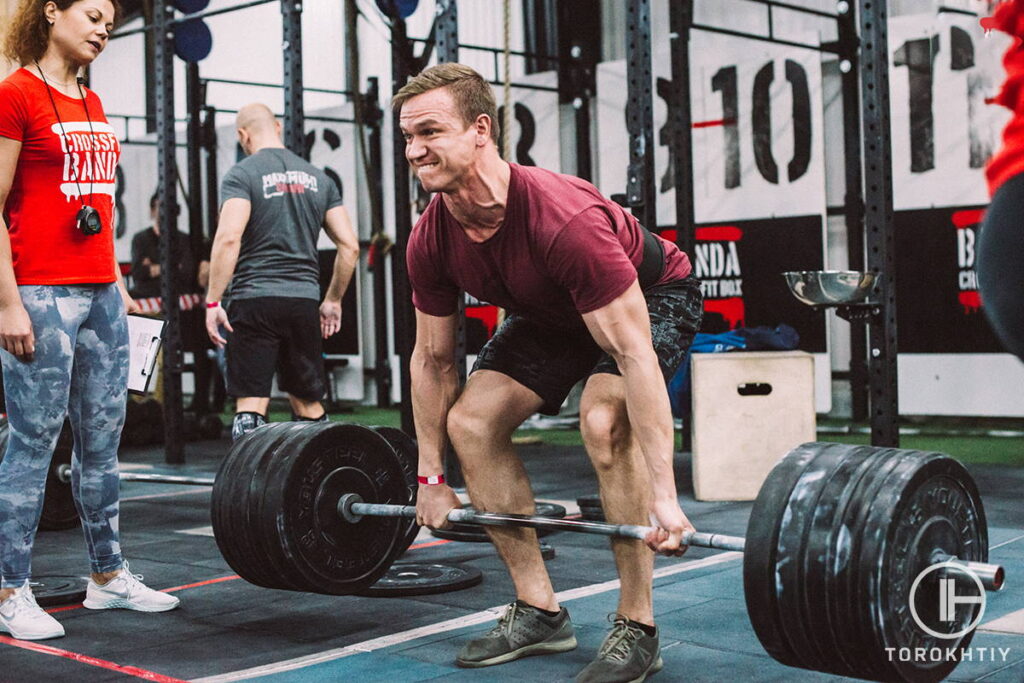 Eccentric Deadlift: Pros/Cons Explained - Torokhtiy Weightlifting
