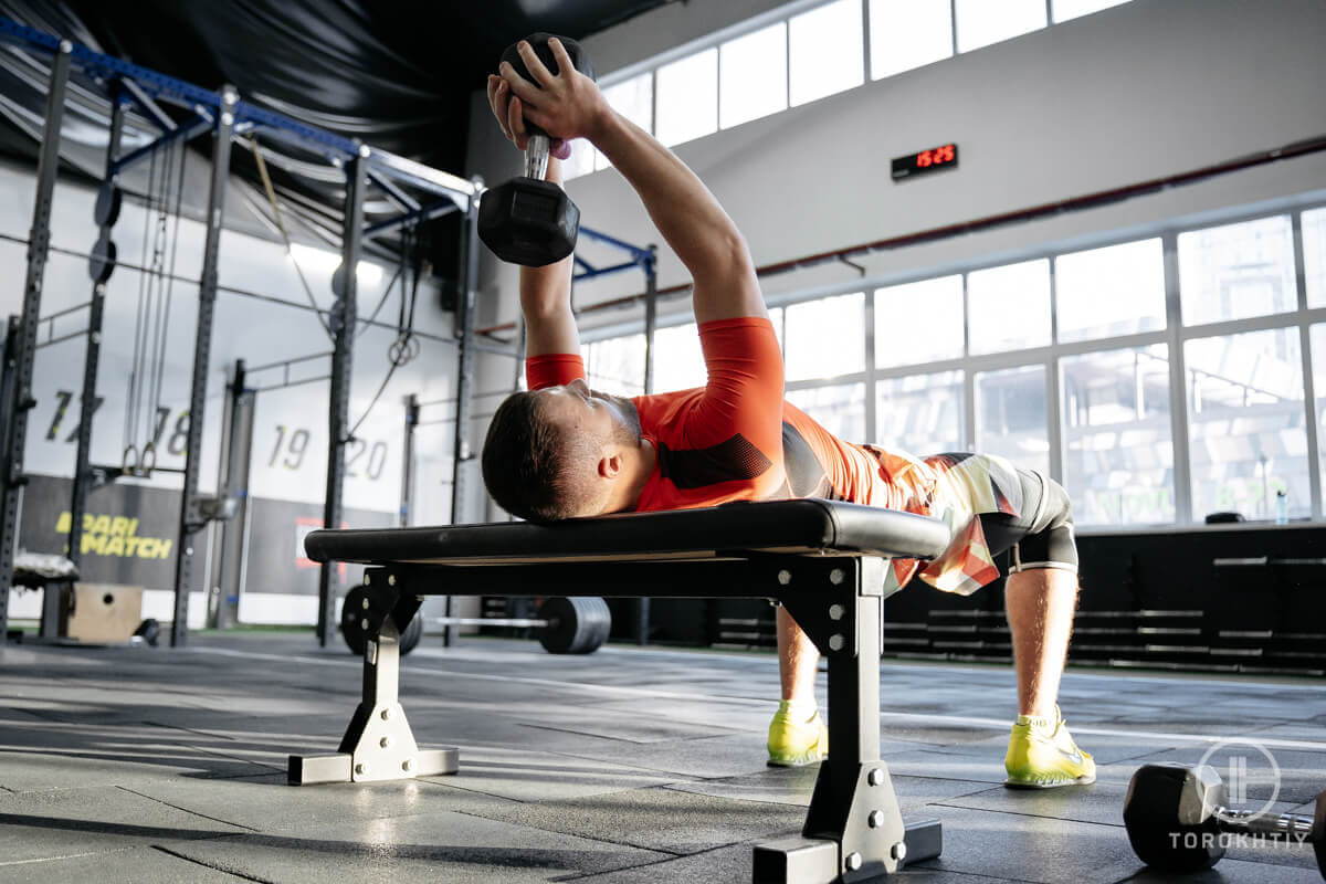 7 Best Tricep Stretches Before & After Workout