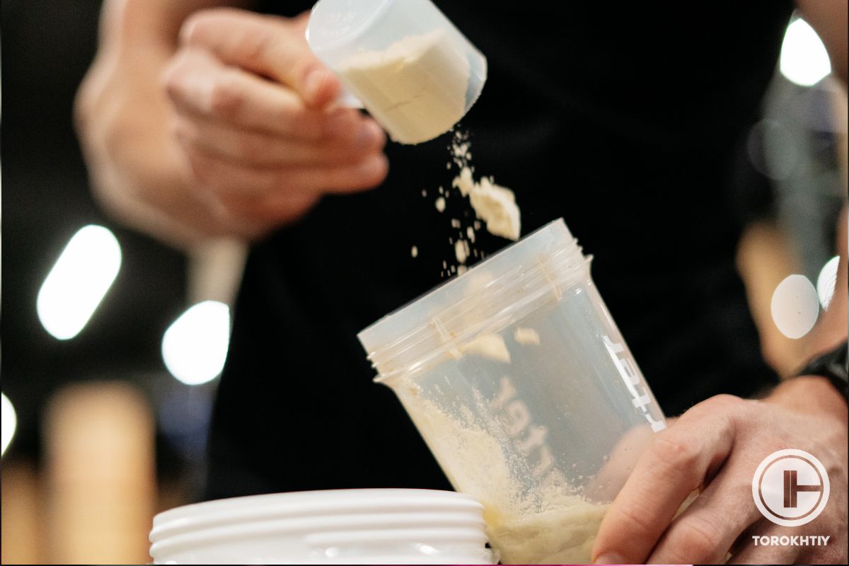 3 Pros And 4 Cons Of A Protein Shake After Running