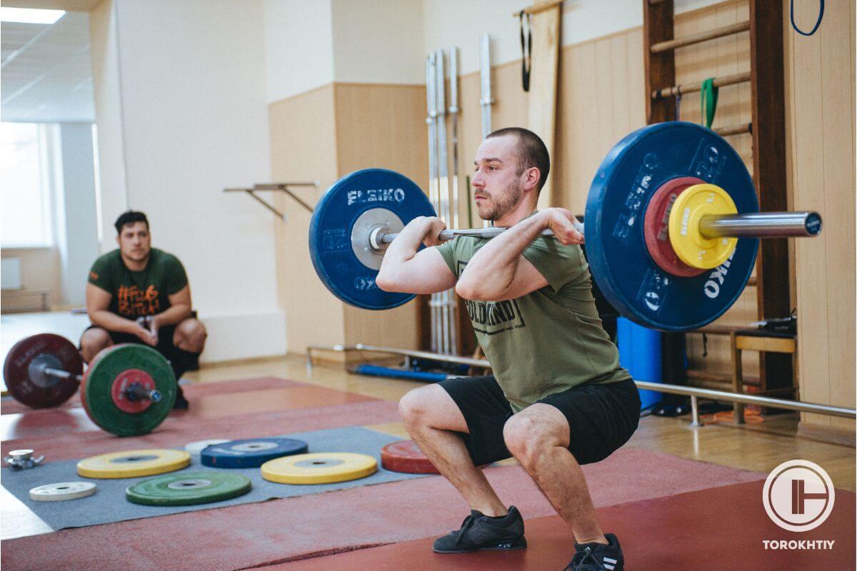 4 Front Squat Benefits That Will Make You Add It To Your Routine