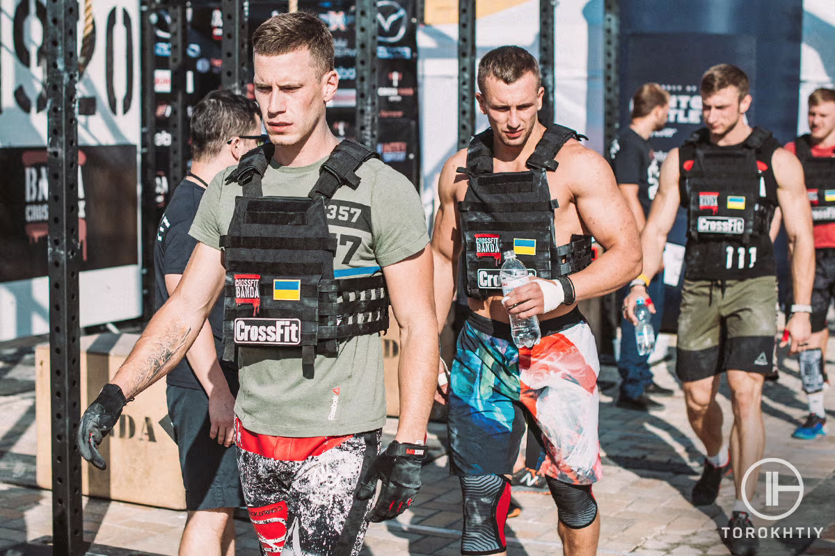 6 Weighted Vest Benefits (And Some Drawbacks)