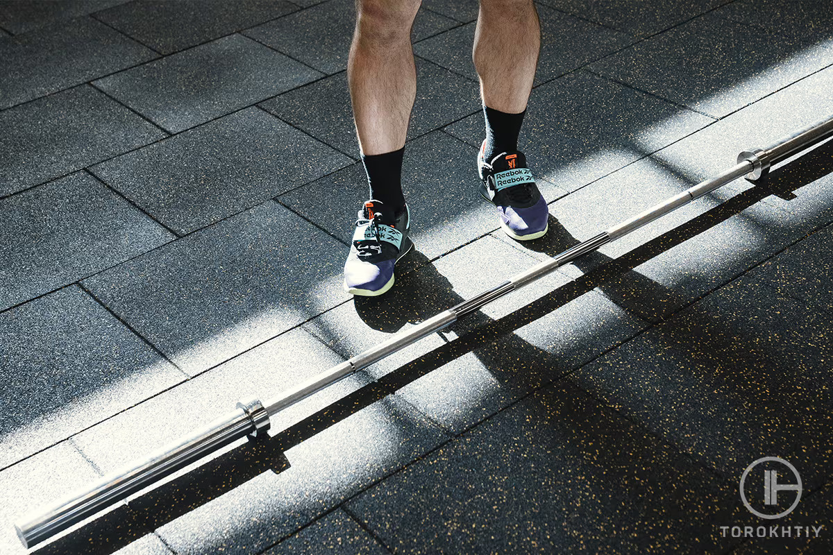 How To Clean And De-Rust A Barbell (Simple Tips)