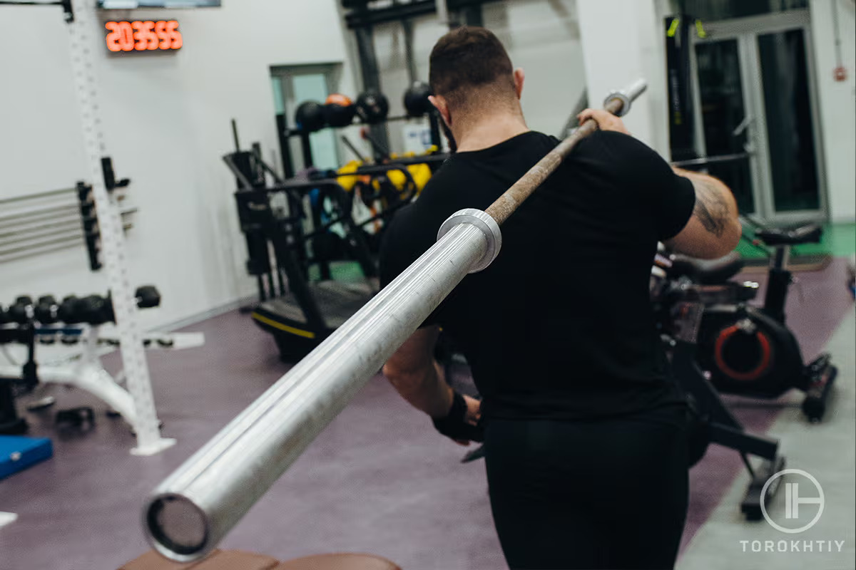 How To Clean And De-Rust A Barbell (Simple Tips)