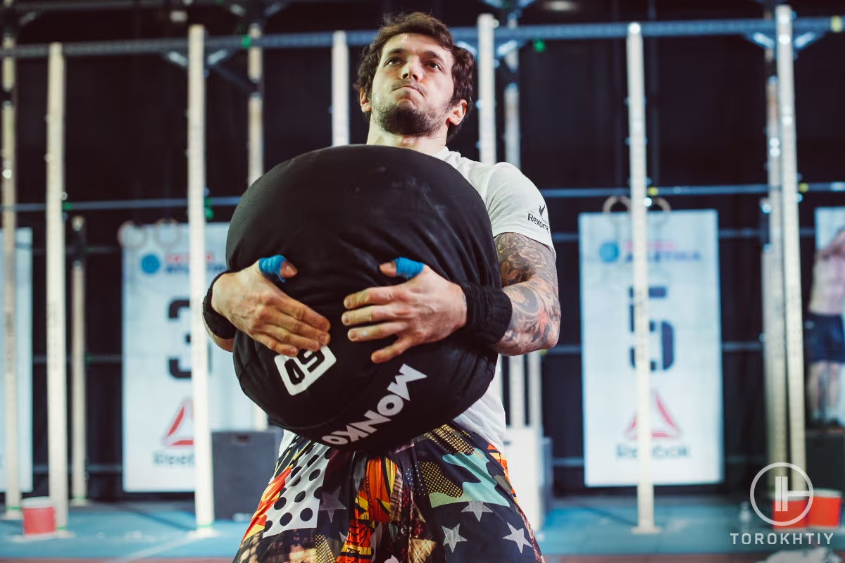 6 Sandbag Workouts: Essential Exercises Described