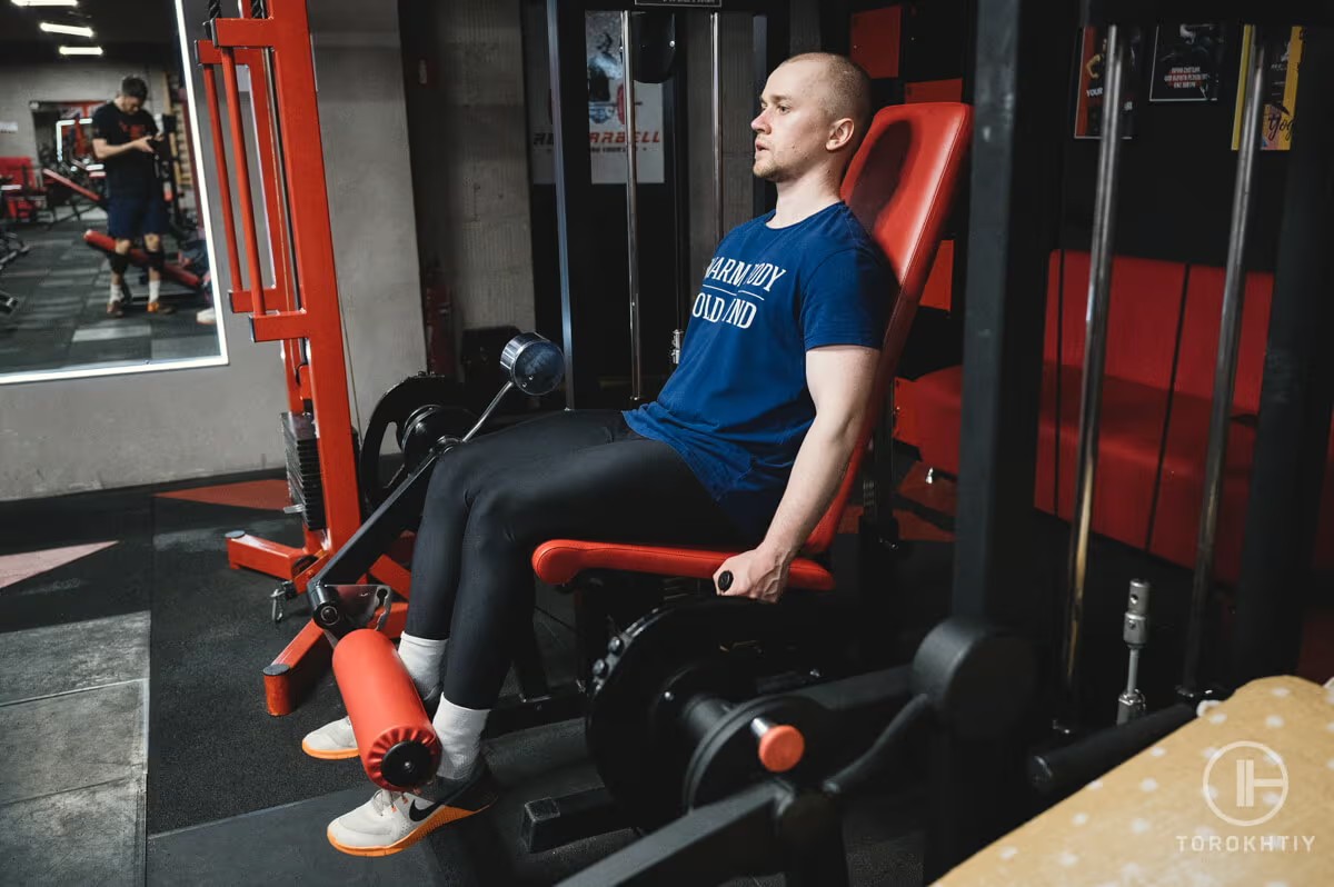 Leg Extension Vs Leg Curl: Everything You Need To Know