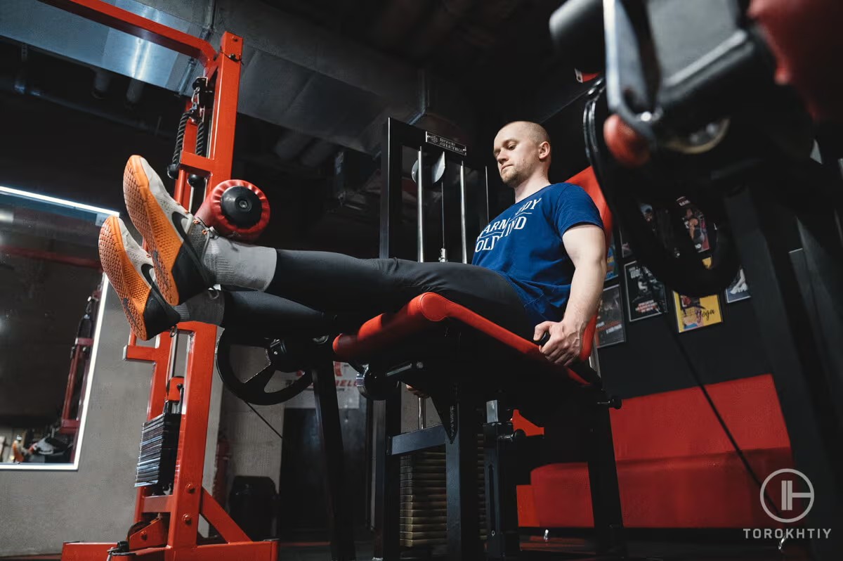 Leg Extension Vs Leg Curl: Everything You Need To Know