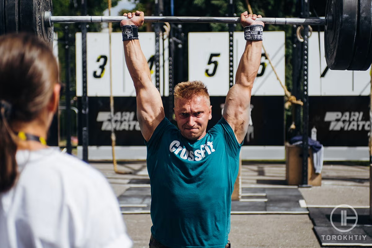 Military Vs Overhead Vs Shoulder Press: Difference Explained