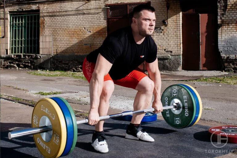 Power Clean Vs Deadlift: A Complete Guide