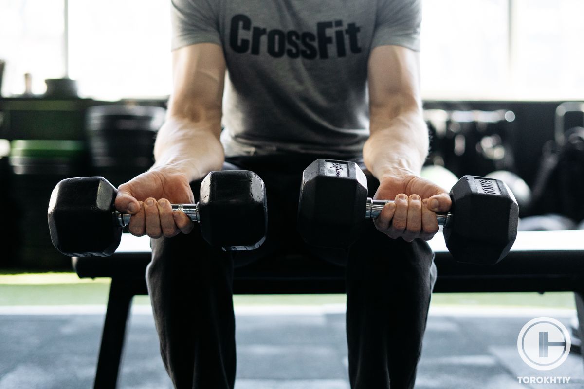 6 Dumbbell Wrist Exercises For Strength And Stability