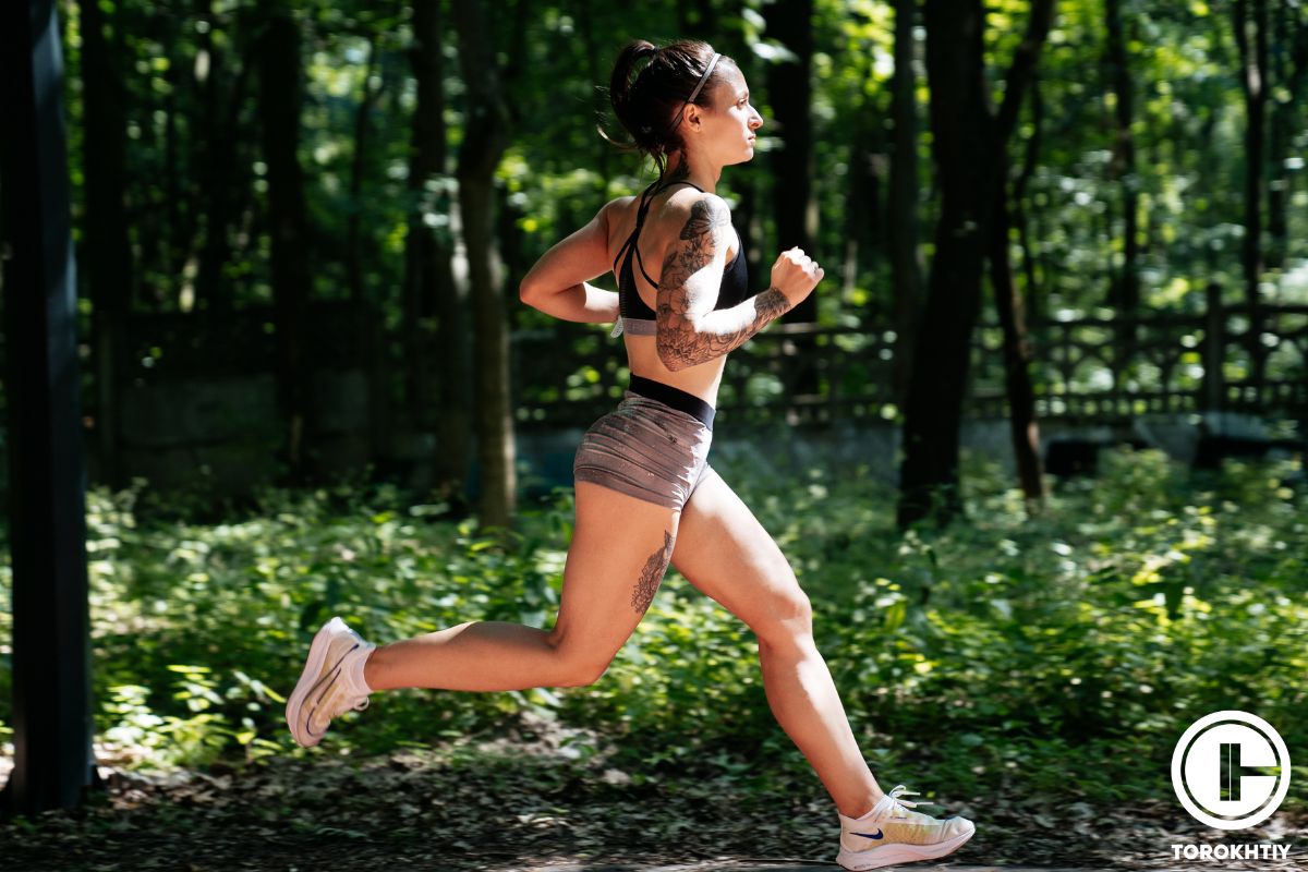 Is Running In Place Effective? Benefits And Effective Workout