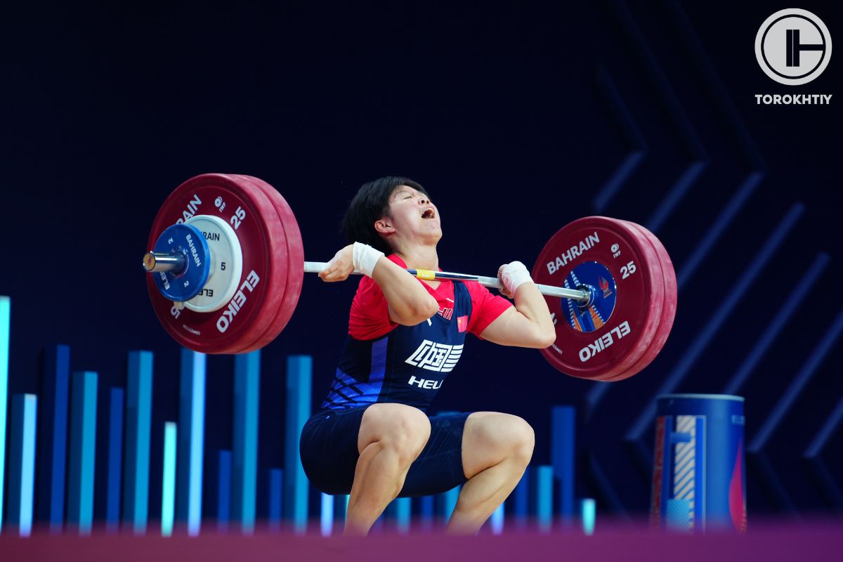 LI Shuang Dominates Women's 64kg Category At 2025 Asian Weightlifting ...